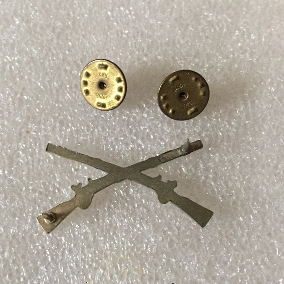 Vintage | Jewelry | Vintage Wwii Crossed Rifles Pin | Poshmark